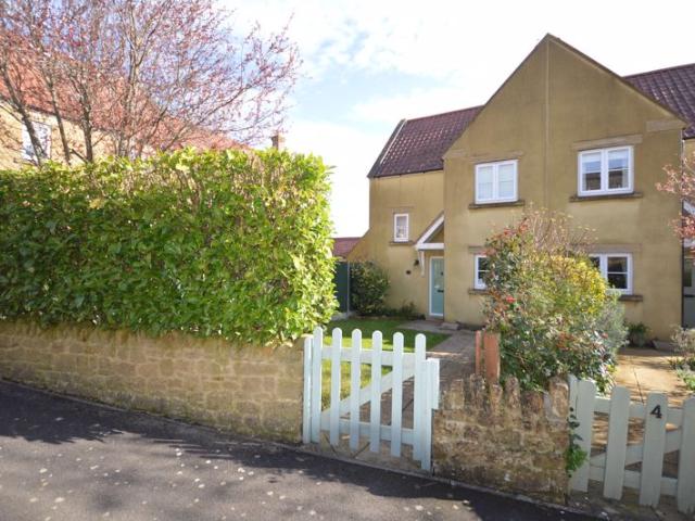 3 bed house to rent in Becks Field, Stoke Sub Hamdon, TA14