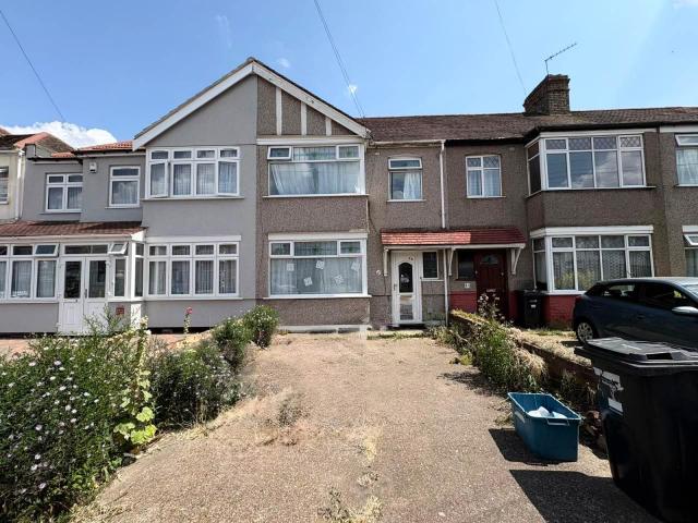 3 bed house to rent in craven gardens, barkingside, ig6