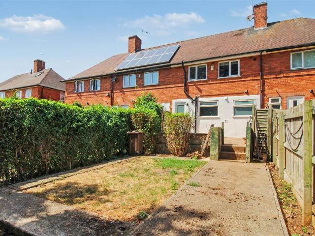 3 bed house to rent in Deepdene Way, Nottingham