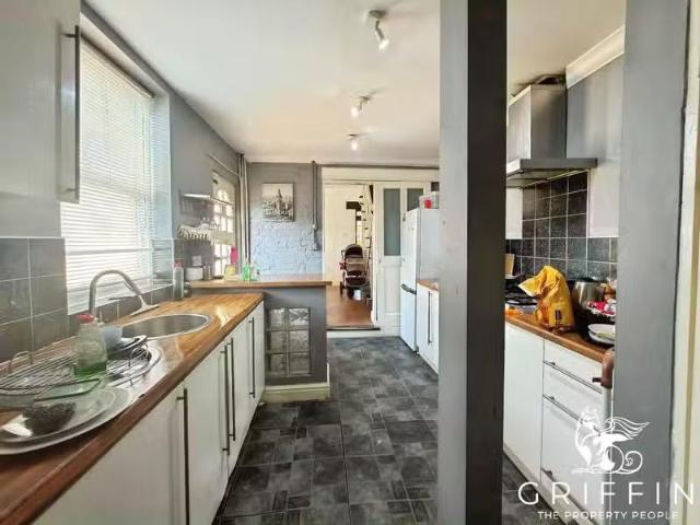 3 bed house to rent in Dell Road, RM17, Grays