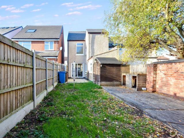 3 bed house to rent in South Street, Long Eaton, Nottingham