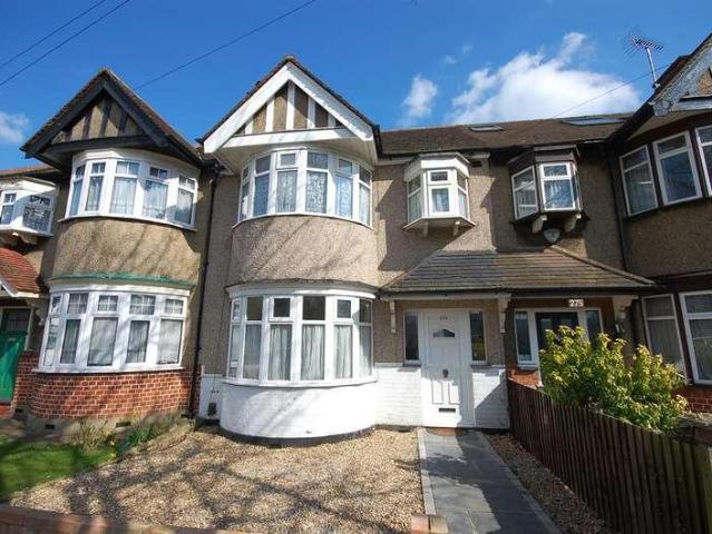 3 bed house to rent in Victoria Road, HA4, Ruislip