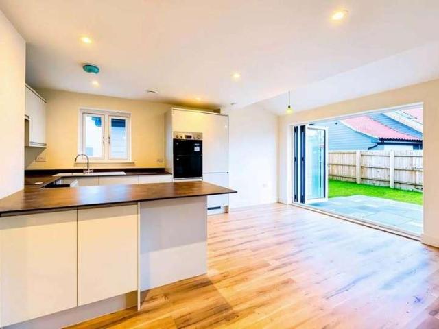 3 bed house to rent