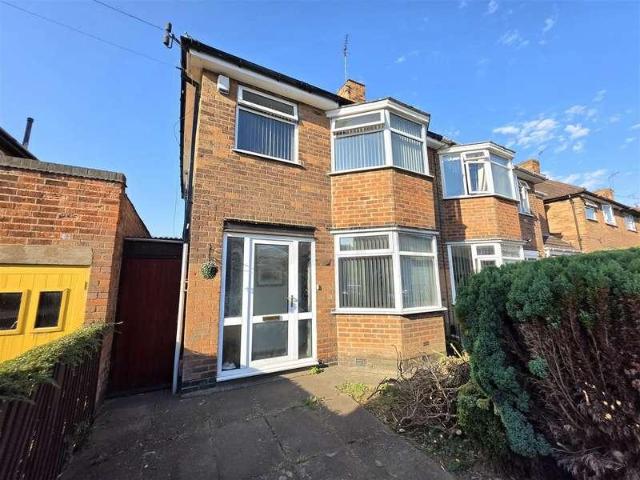 3 bed house to rent