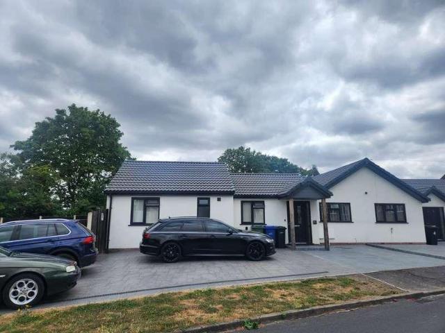 3 bed house to rent