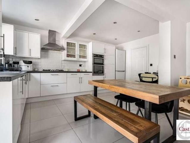 3 bed house to rent