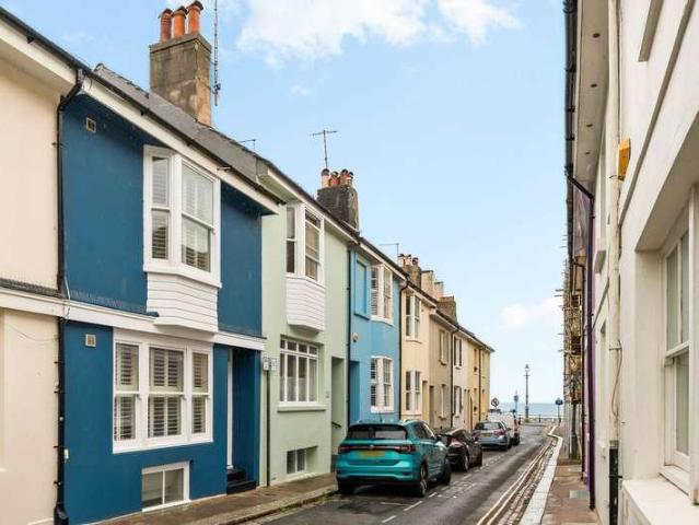 3 bed house to rent