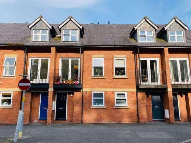 3 bed house to rent
