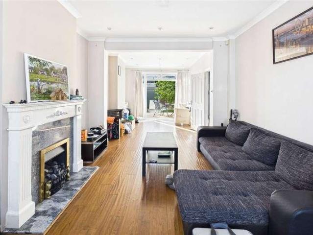 3 bed house to rent
