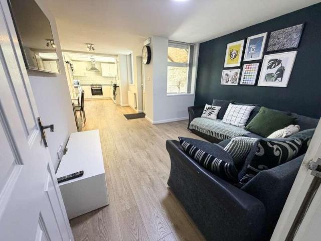 3 bed house to rent