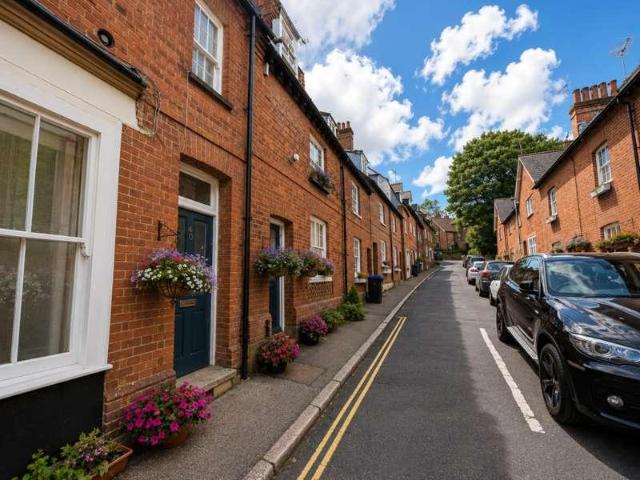 3 bed house to rent