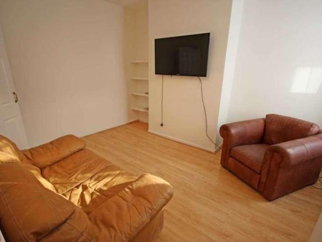 3 bed house to rent