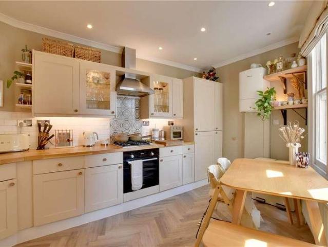 3 bed house to rent