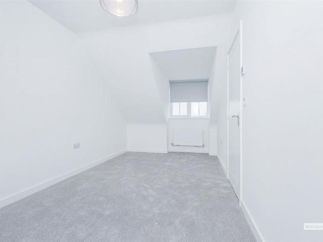 3 bed House Townhouse To Let
