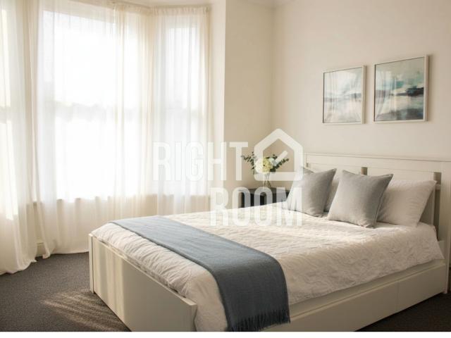 3 Bed House, Cedar Way, Guildford GU1, 3 bed detached house to rent, £1,900 pcm | PrimeLocation