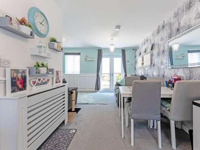 3 bed house for sale