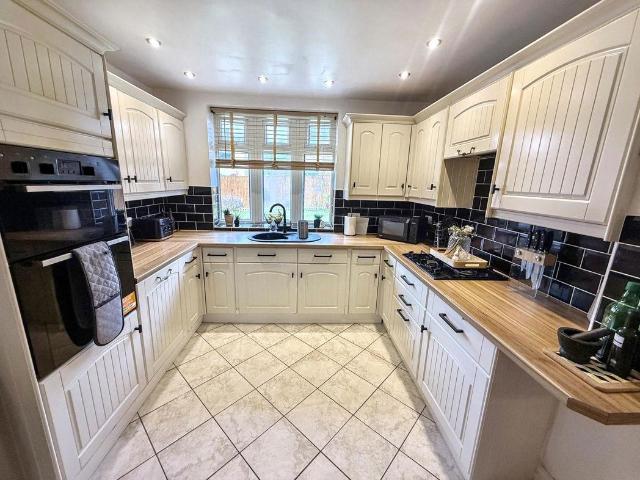 3 bed house for sale
