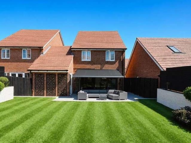 3 bed house for sale