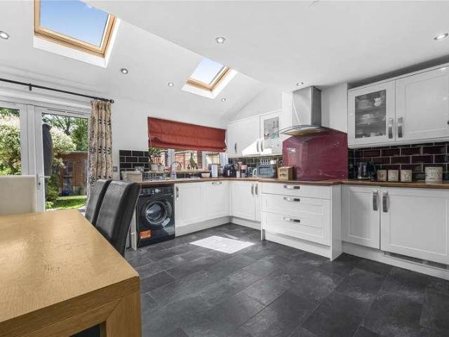 3 bed house for sale