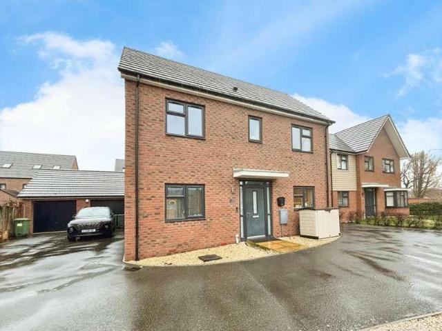 3 bed house for sale
