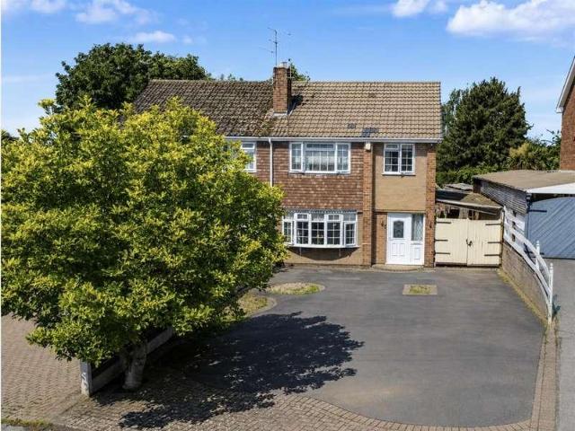 3 bed house for sale
