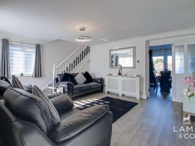 3 bed house for sale