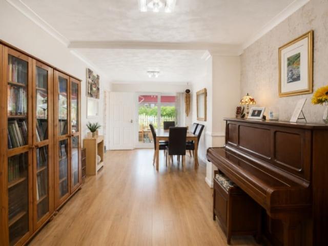 3 bed house for sale