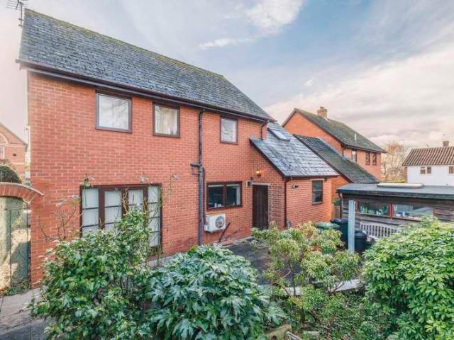 3 bed house for sale