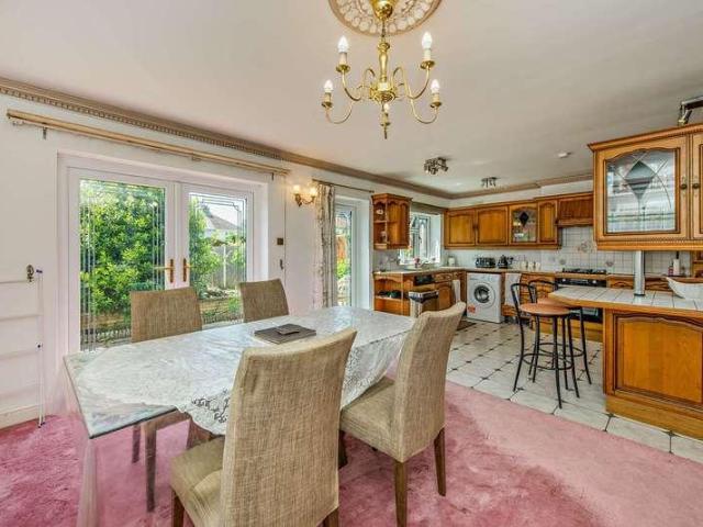 3 bed house for sale