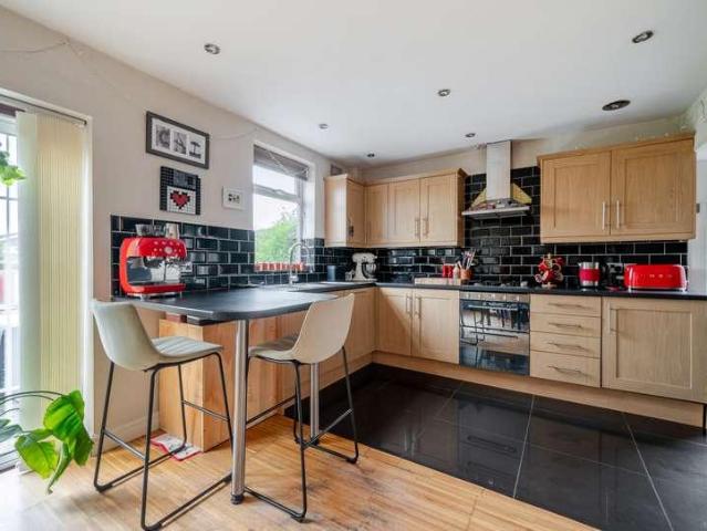 3 bed house for sale