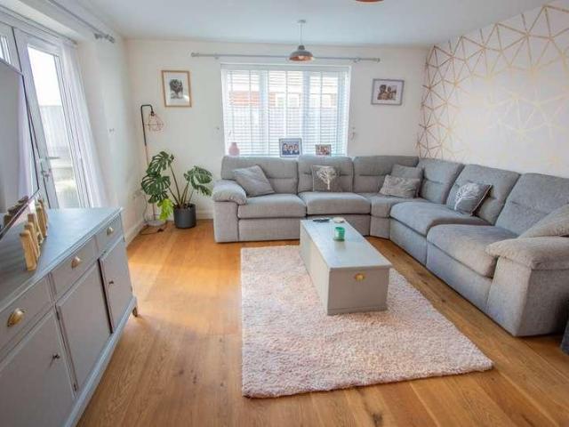 3 bed house for sale