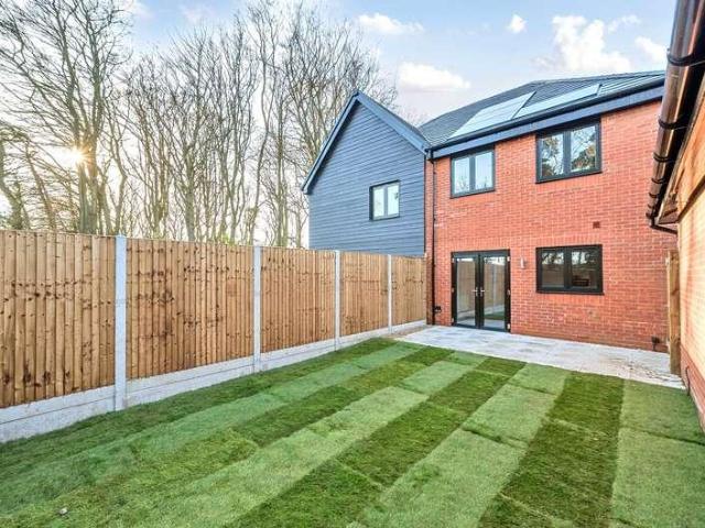 3 bed house for sale