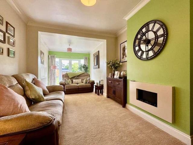 3 bed house for sale