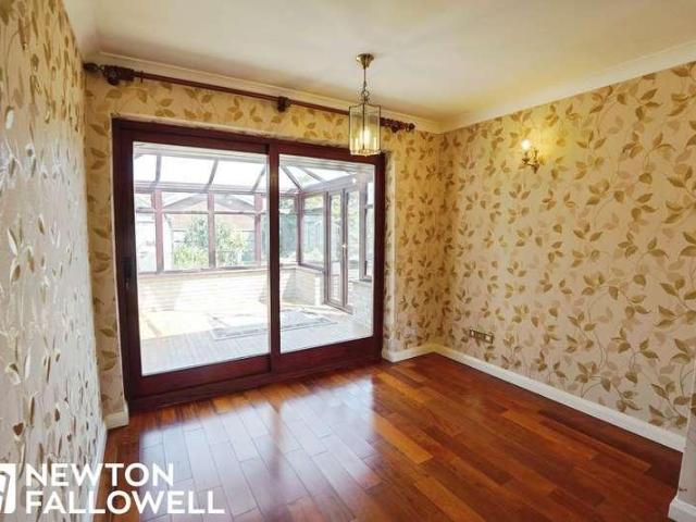 3 bed house for sale