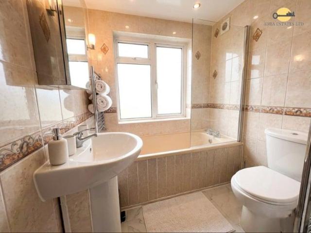 3 bed house for sale