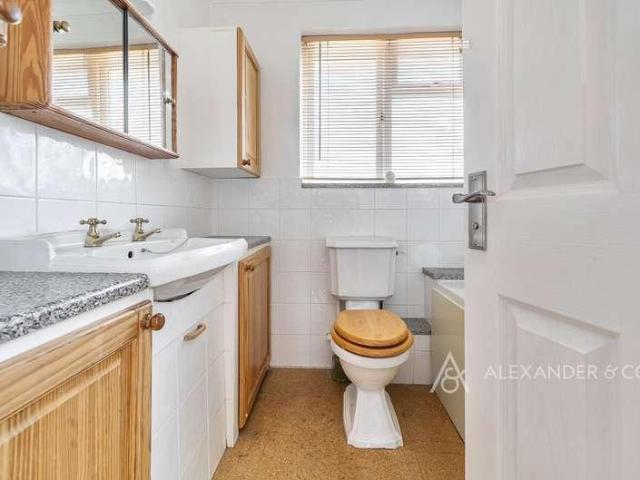3 bed house for sale
