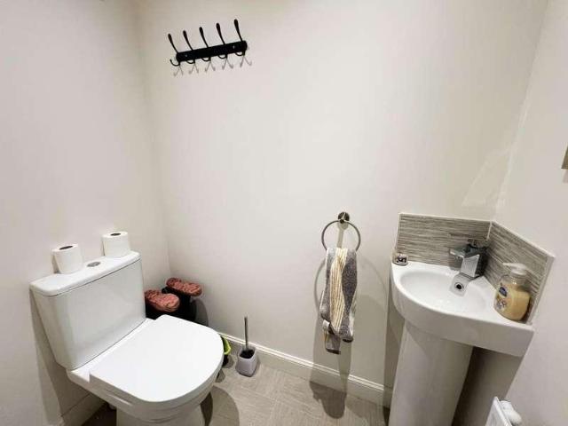 3 bed house for sale