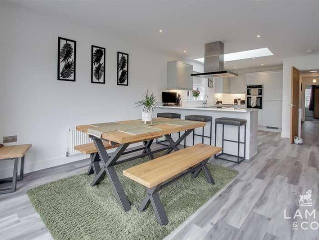 3 bed house for sale