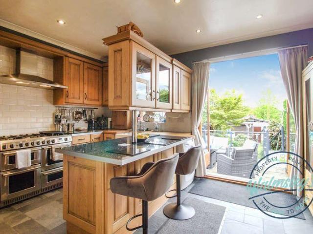 3 bed house for sale