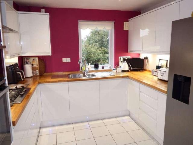 3 bed house for sale
