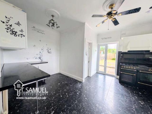 3 bed house for sale
