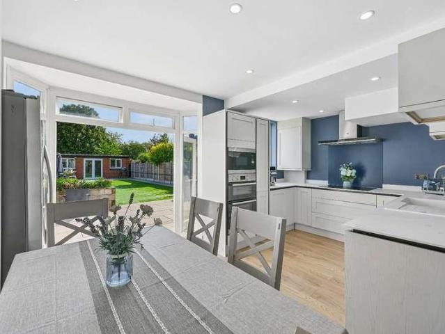 3 bed house for sale
