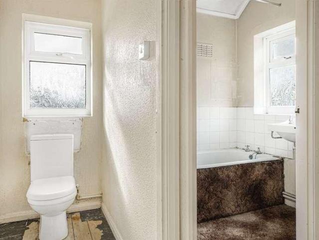 3 bed house for sale