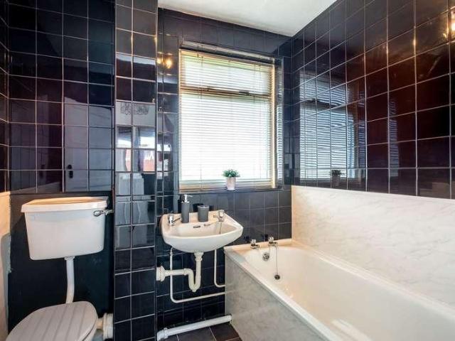 3 bed house for sale