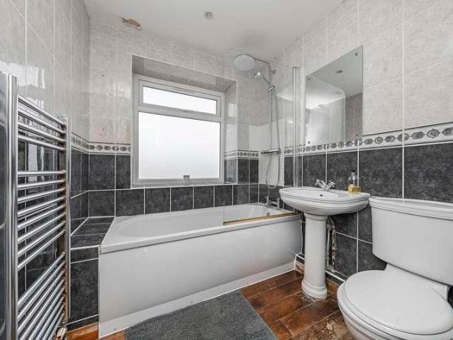 3 bed house for sale