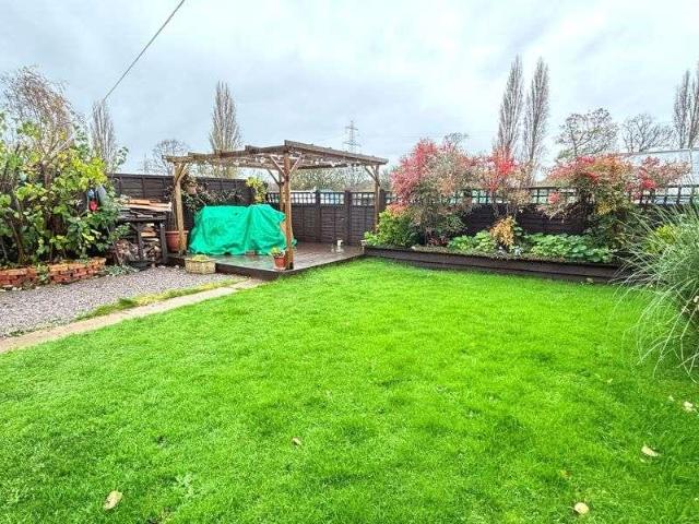4 bed house for sale