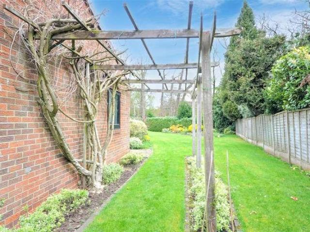 3 bed house for sale