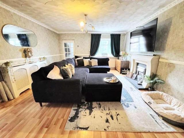 3 bed house for sale