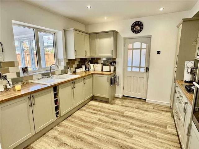 3 bed house for sale