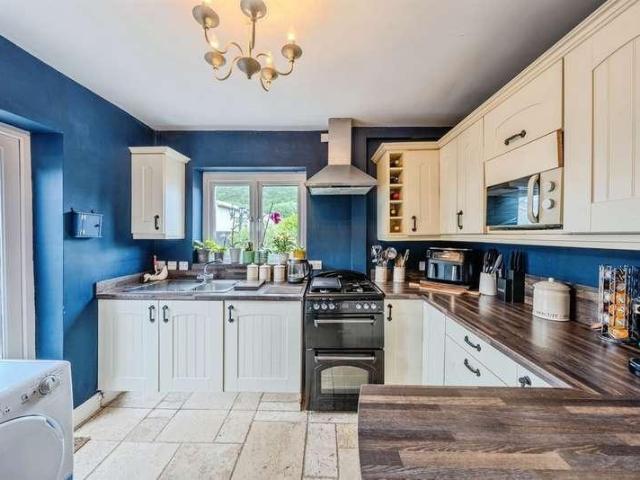 3 bed house for sale